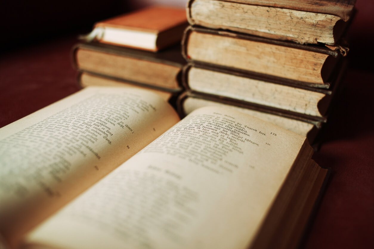 How To Read 1 Book a Week (52 Books a Year) Without Hacks or Gimmicks